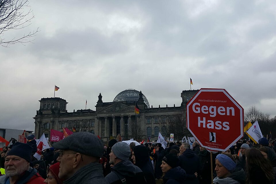 Antifeminismus und Rechtsextremismus in Deutschland und Europa | frauenrechte.de